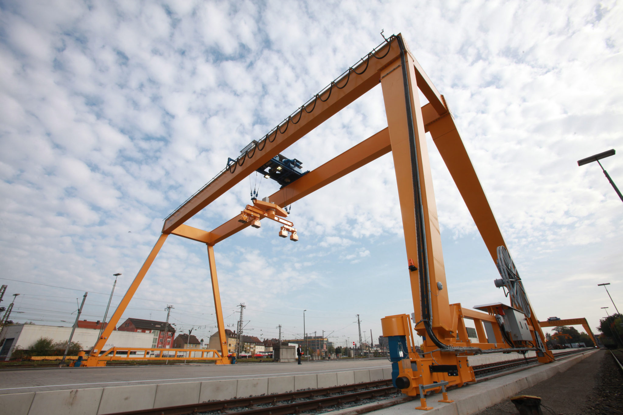 Explore Overhead, Bridge & Gantry Cranes | EMH, Inc.